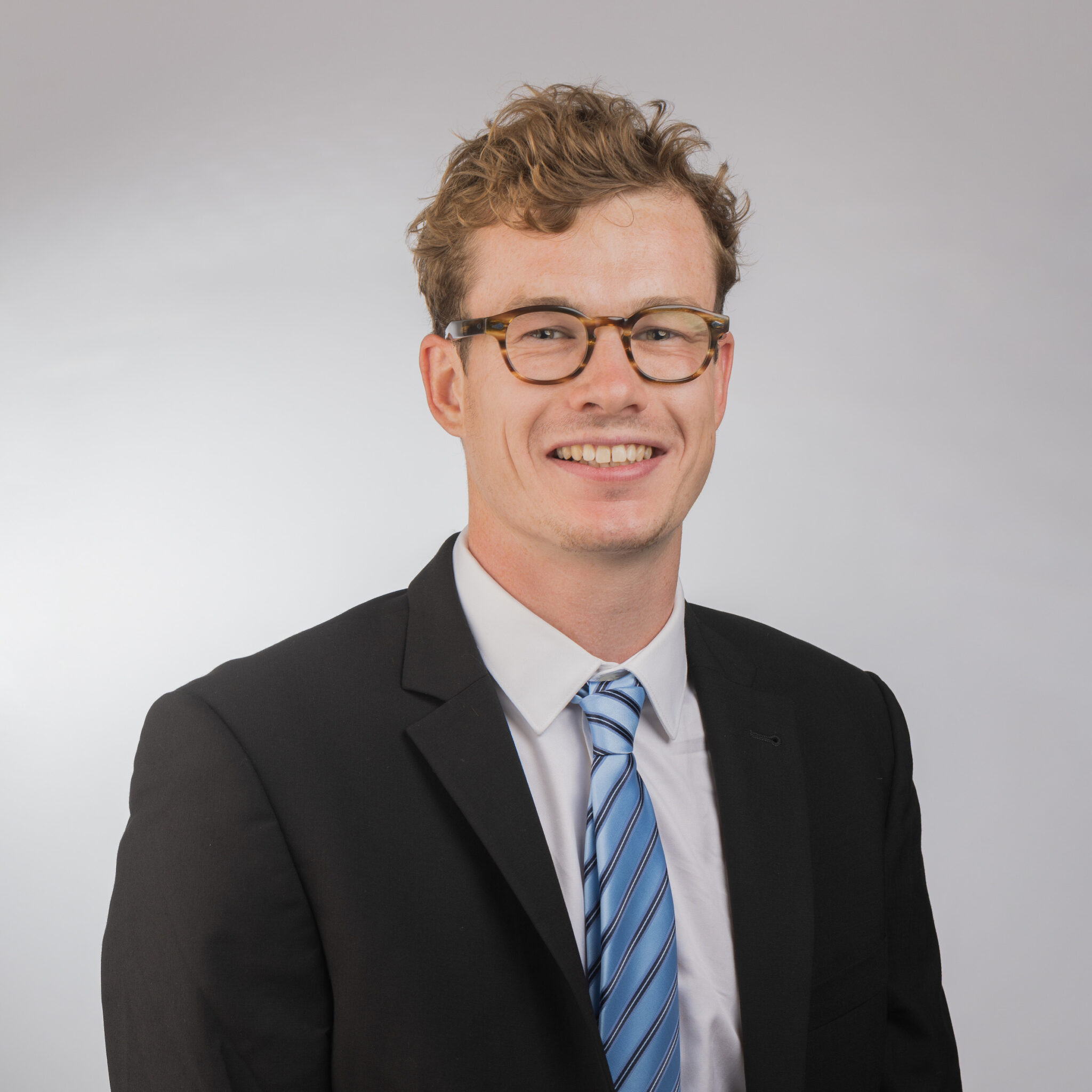 Préparer son CV pour un V.I.E - ImedFr